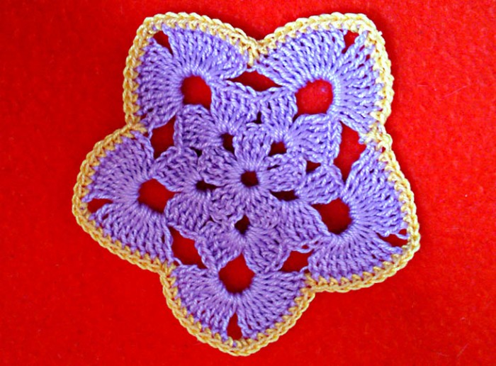 Fiore 2D a 5 punte a uncinetto