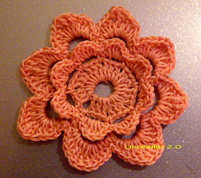 Fiore-all'uncinetto-tutorial-fotografico